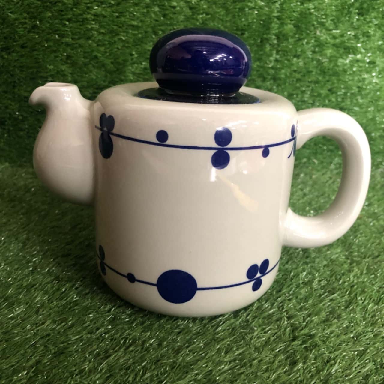 Hutschenreuther Dotted Teapot (Germany Hartkeramik)(s)