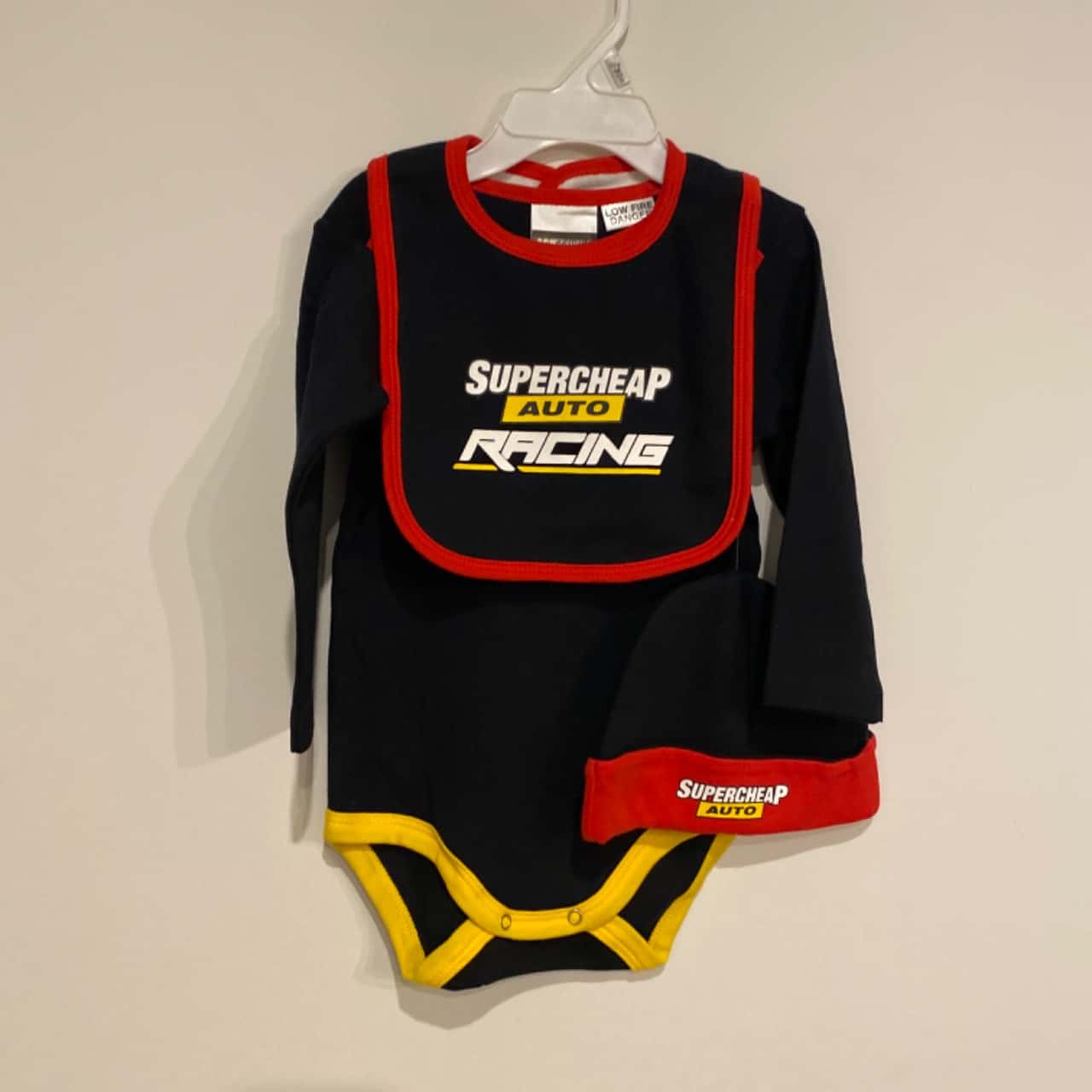 Ash Tabula ( Super Cheap) Kids 3PC Set Size 1 Black / Red / White / Yellow