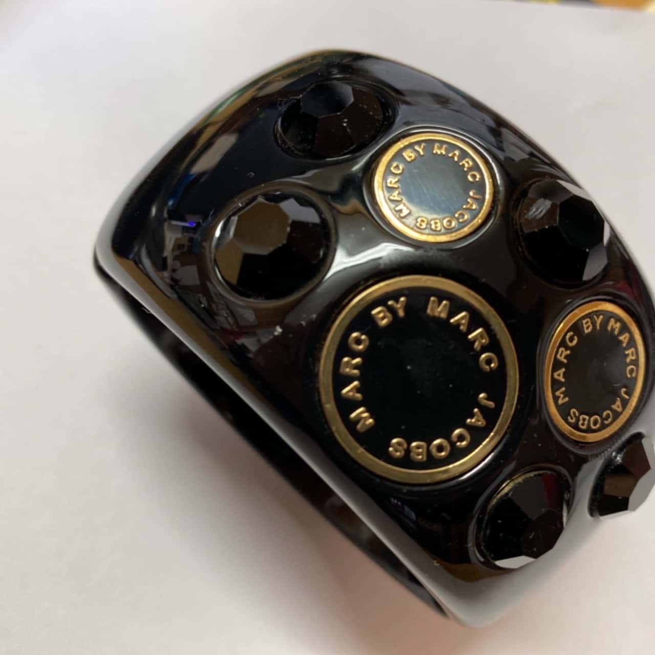 Marc Jacobs Womens Hinged Bangle Black /Gold(s)