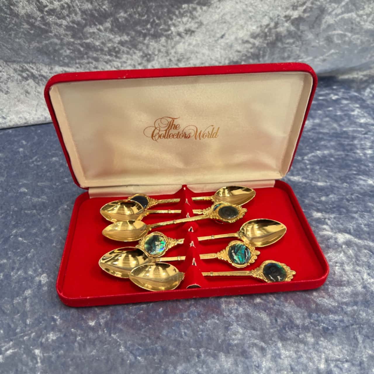 The Collectors World Spoon Set