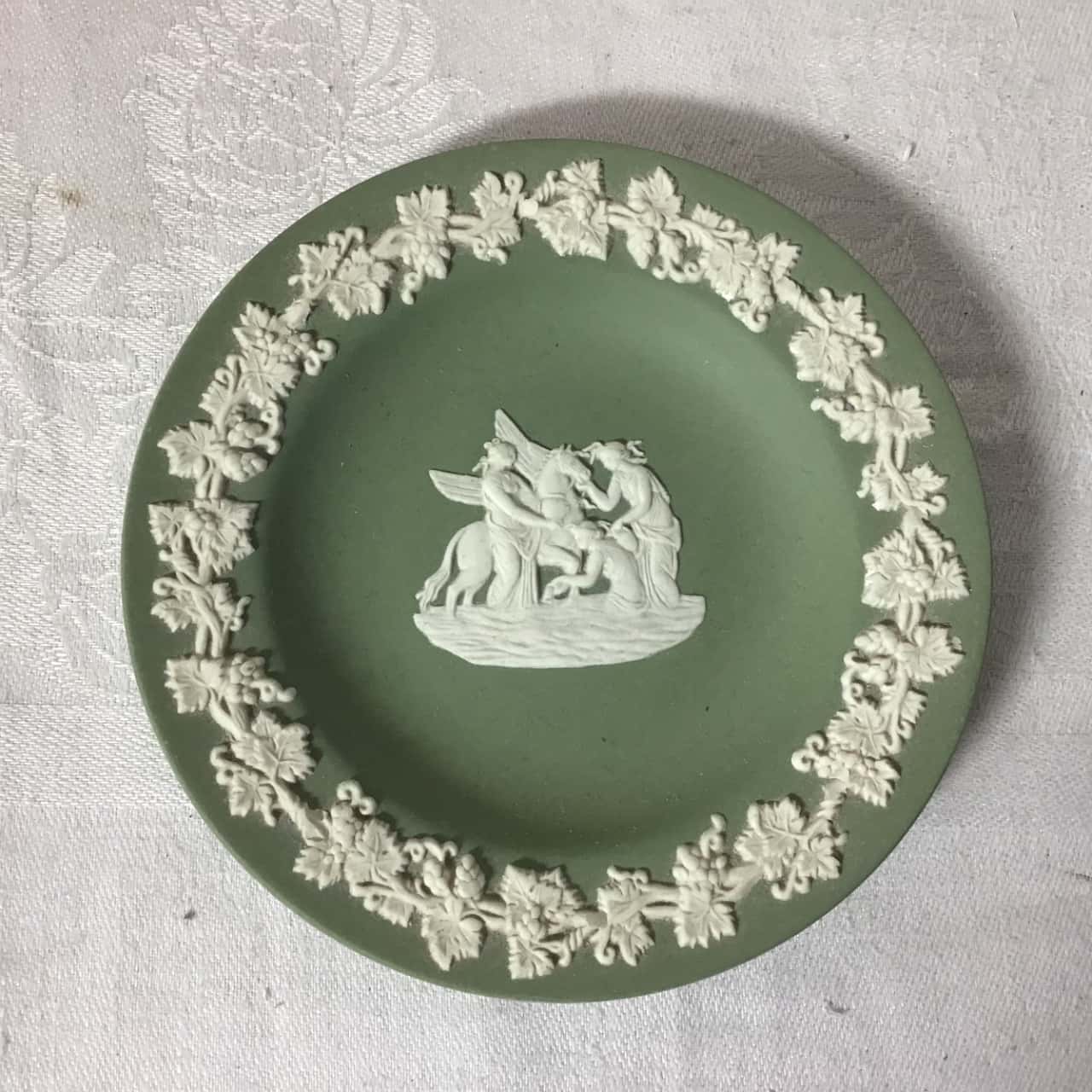 Wedgwood Jasperware Sage Green / White Pattern Small Round Plate (boxed)(s)