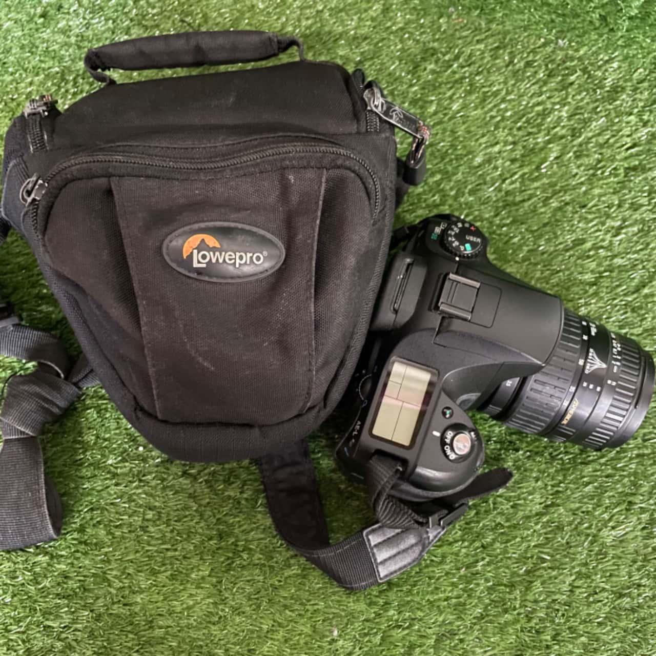 Pentax K10D DSLR Camera w/ Sigma 28-90mm f3.5-5.6 Lens(s)