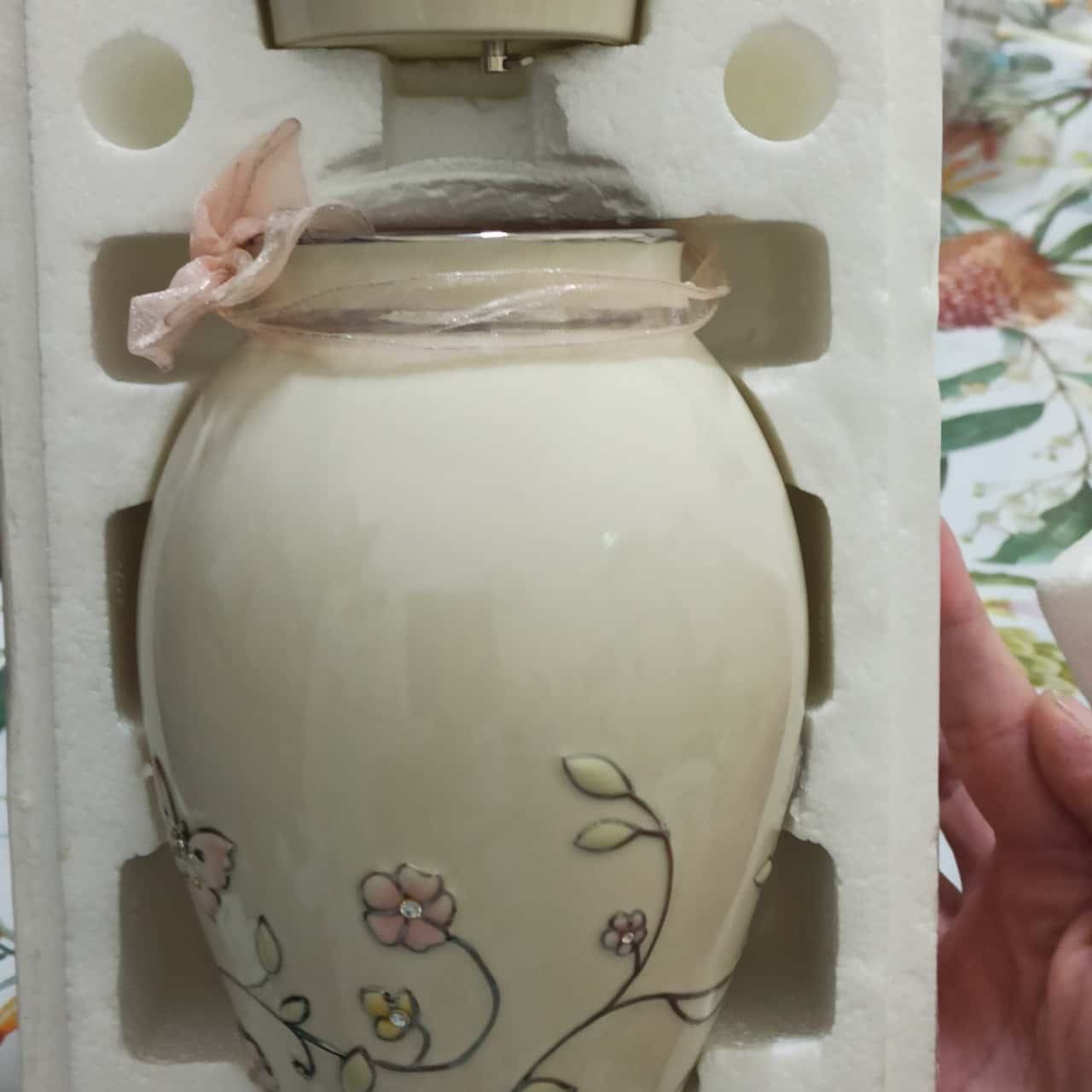 'A Year of wishes for my daughter' musical vase, numbered Ardleigh ...