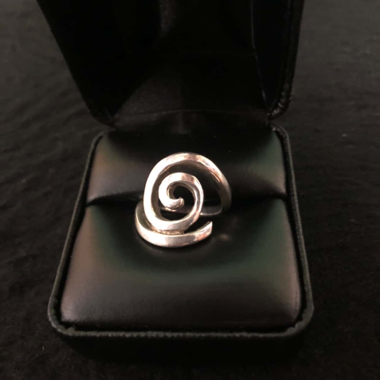 Women's Jewellery: Silver Ring Swirl Design(s)