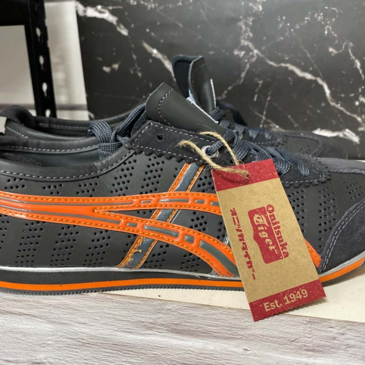 Onitsuka Tiger Size 12 US Grey / Orange new (s)