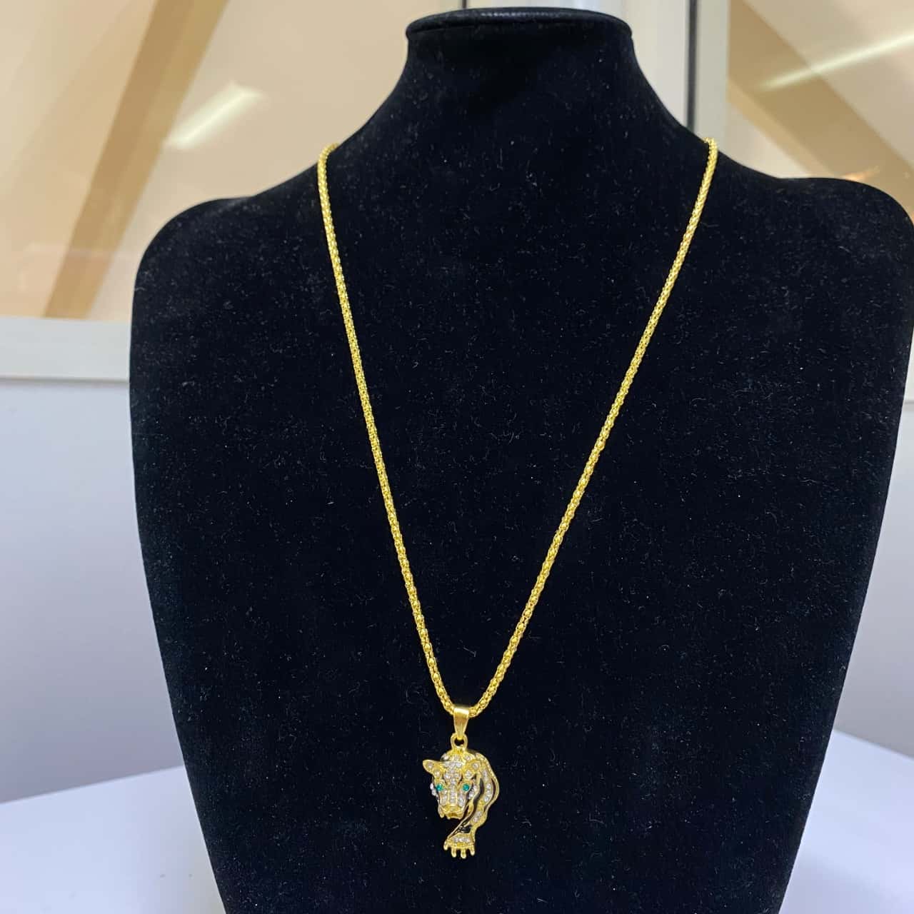 Womens bedazzled animal necklace (s)