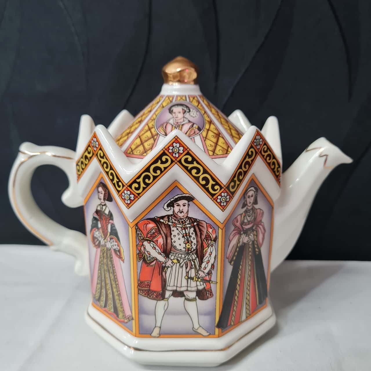 King Henry Vlll and 6 Wives Teapot