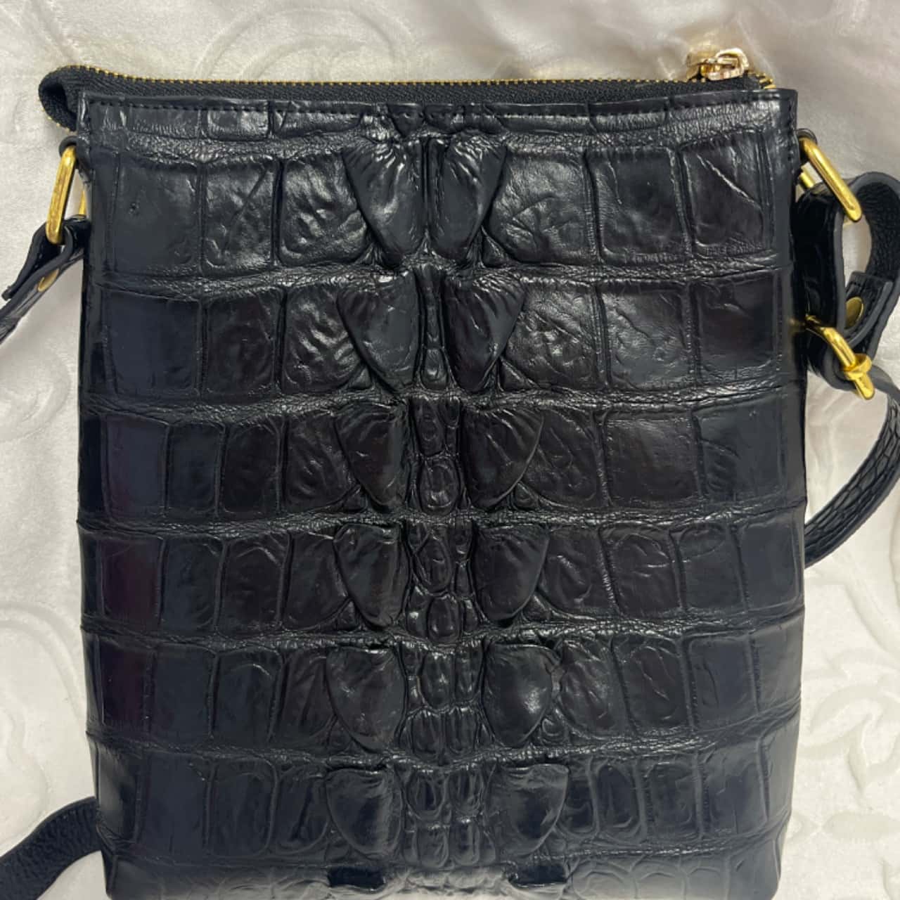 BNWOT. Black Crocodile cross body bag. (s)