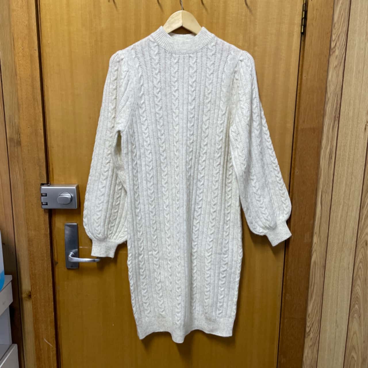 Capture Womens Size L Long Sleeve Off White dress(s)
