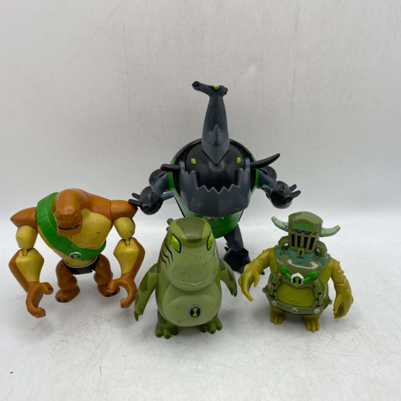 Ben 10 Bundle Omnitrixes and Figures(s)