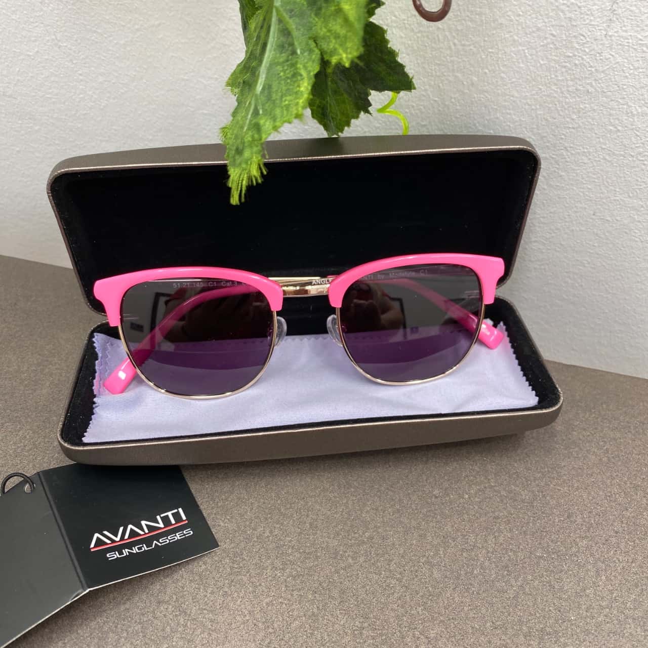 Avanti Womens Sunglasses Gold / Pink (s)