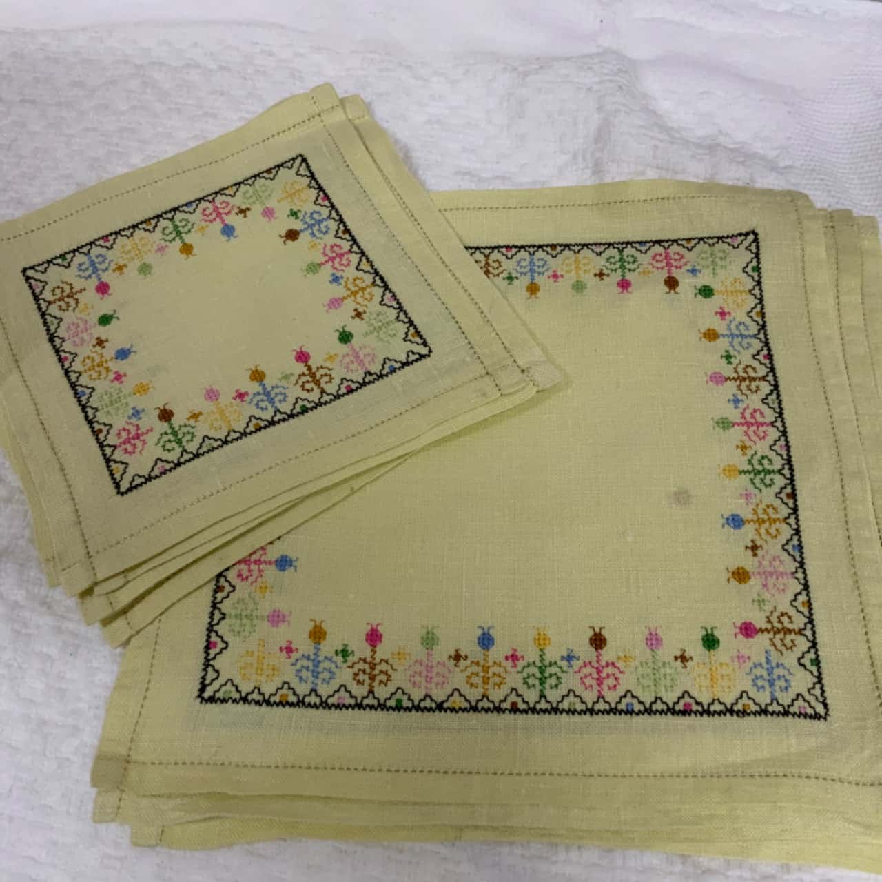 Vintage Embroidered napkin/ doily Set(s)