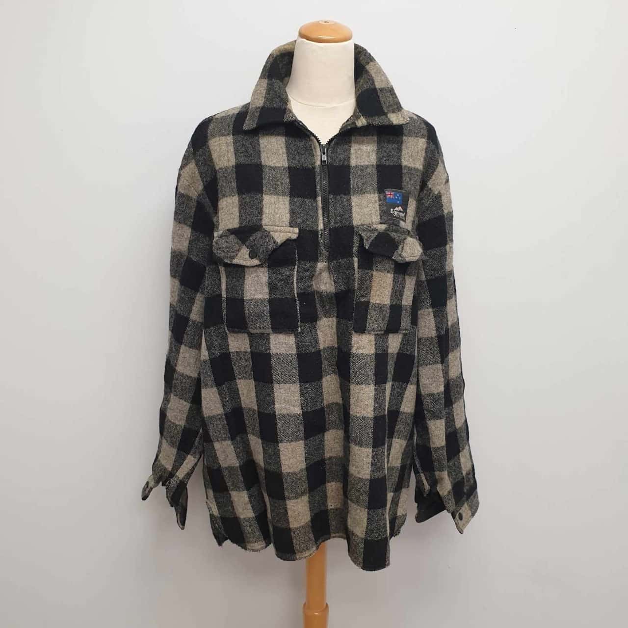 Mt Egmont Wanganui Mills NZ 100% Pure New Wool Showerproofed Black ...