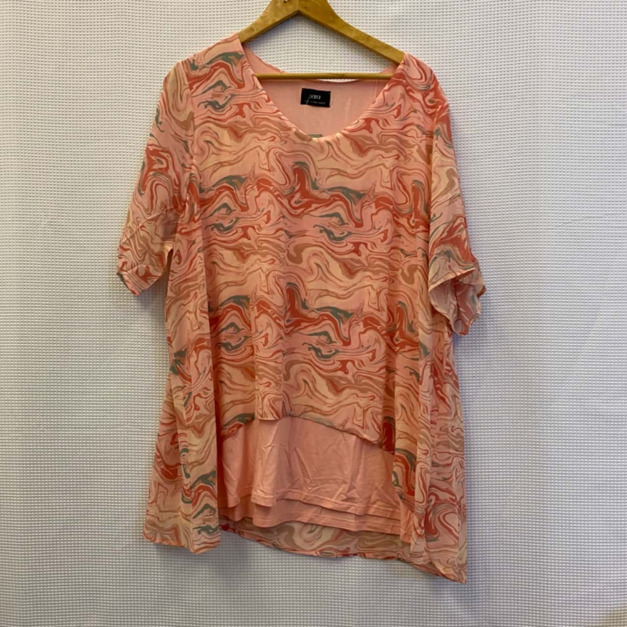 Sara Womens Size 22 Short Sleeve Coral / Pattern