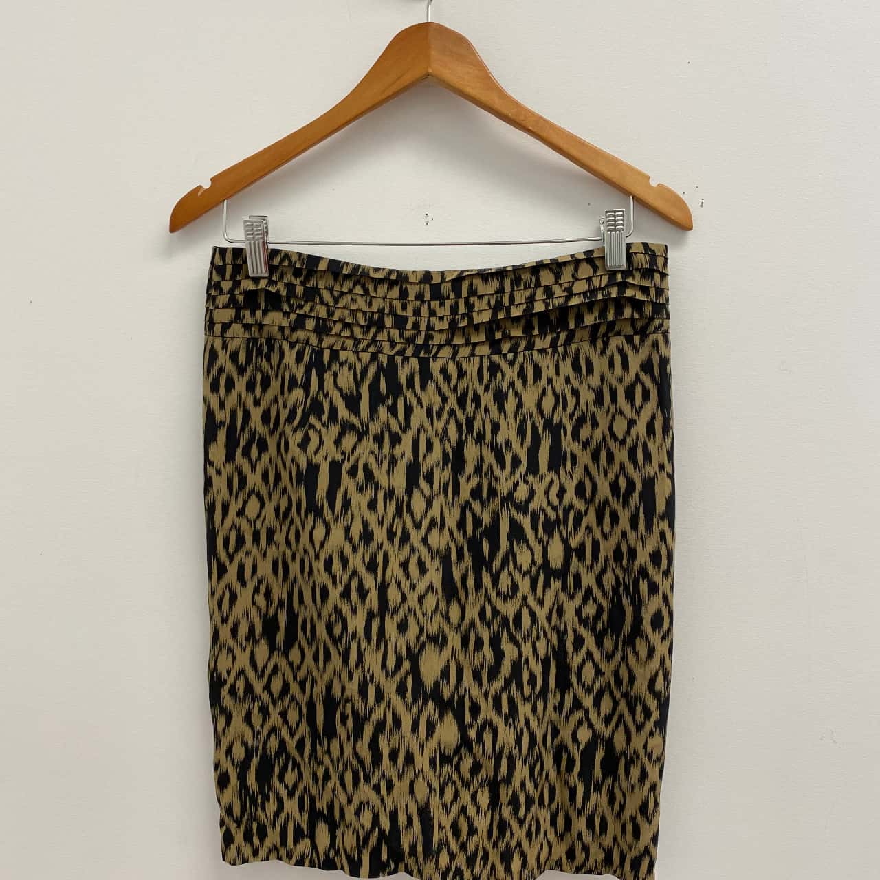 Witchery Silk Mini Skirt. Size 10. New with tags