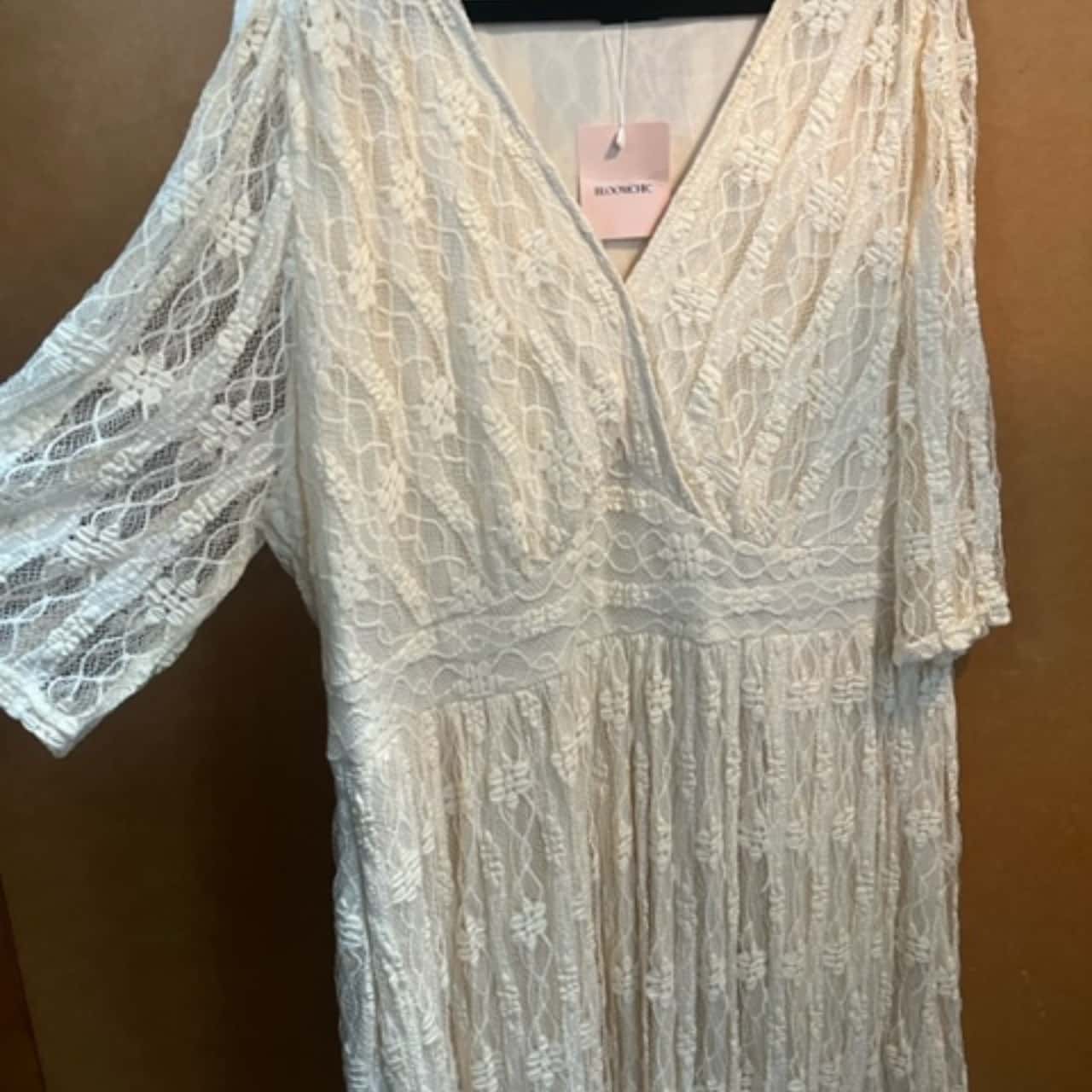 Bloom Chic cream dress. (s)