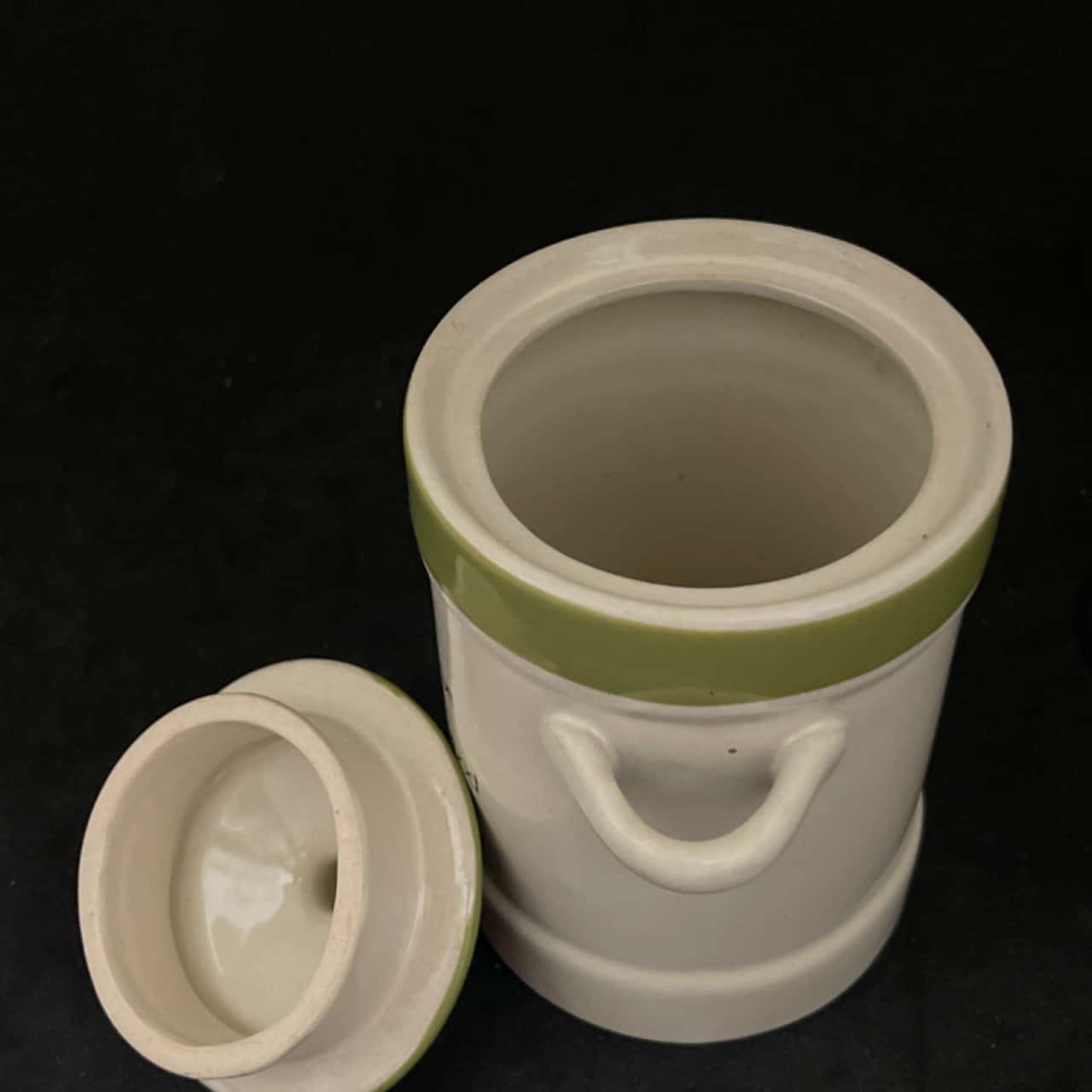 Cream and green vintage holly hob sugar jar (b16)(s)