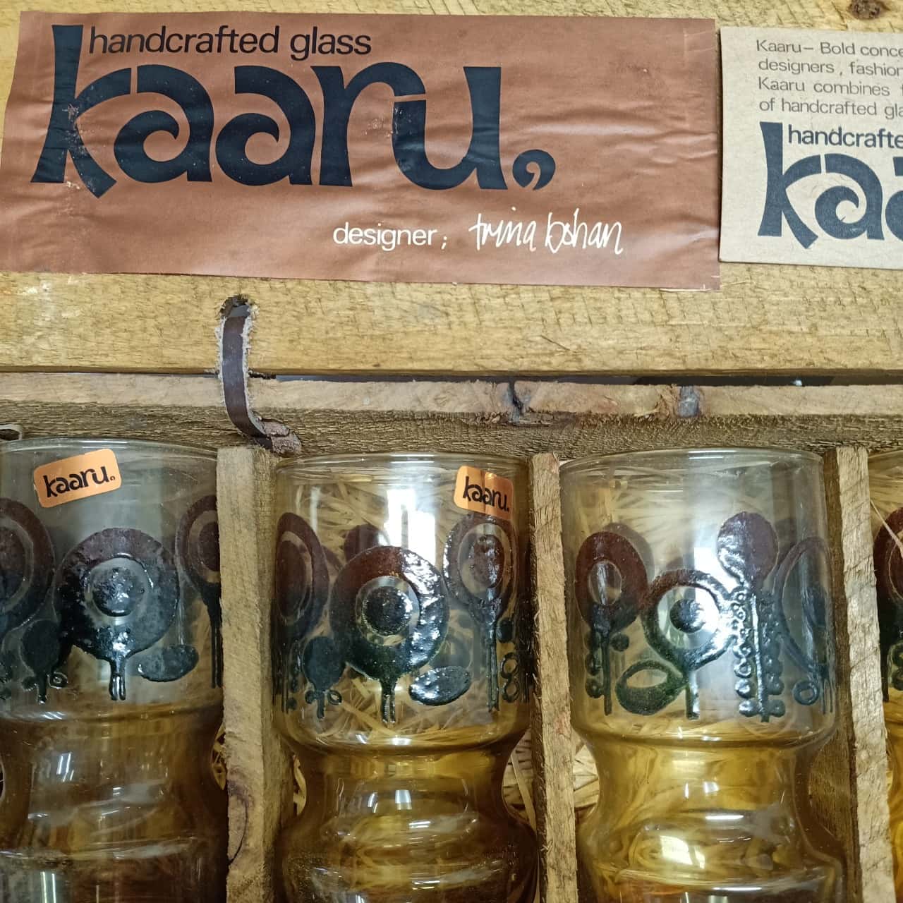 Kaaru - 6 piece patterned glassware in wooden box(s)