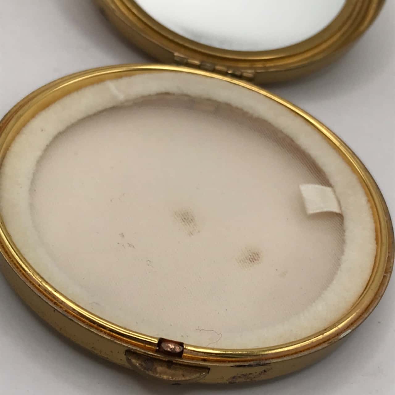 Mascot Powder Compact Petit Pointe Embroidered 1950s Vanity Cosmetic ...