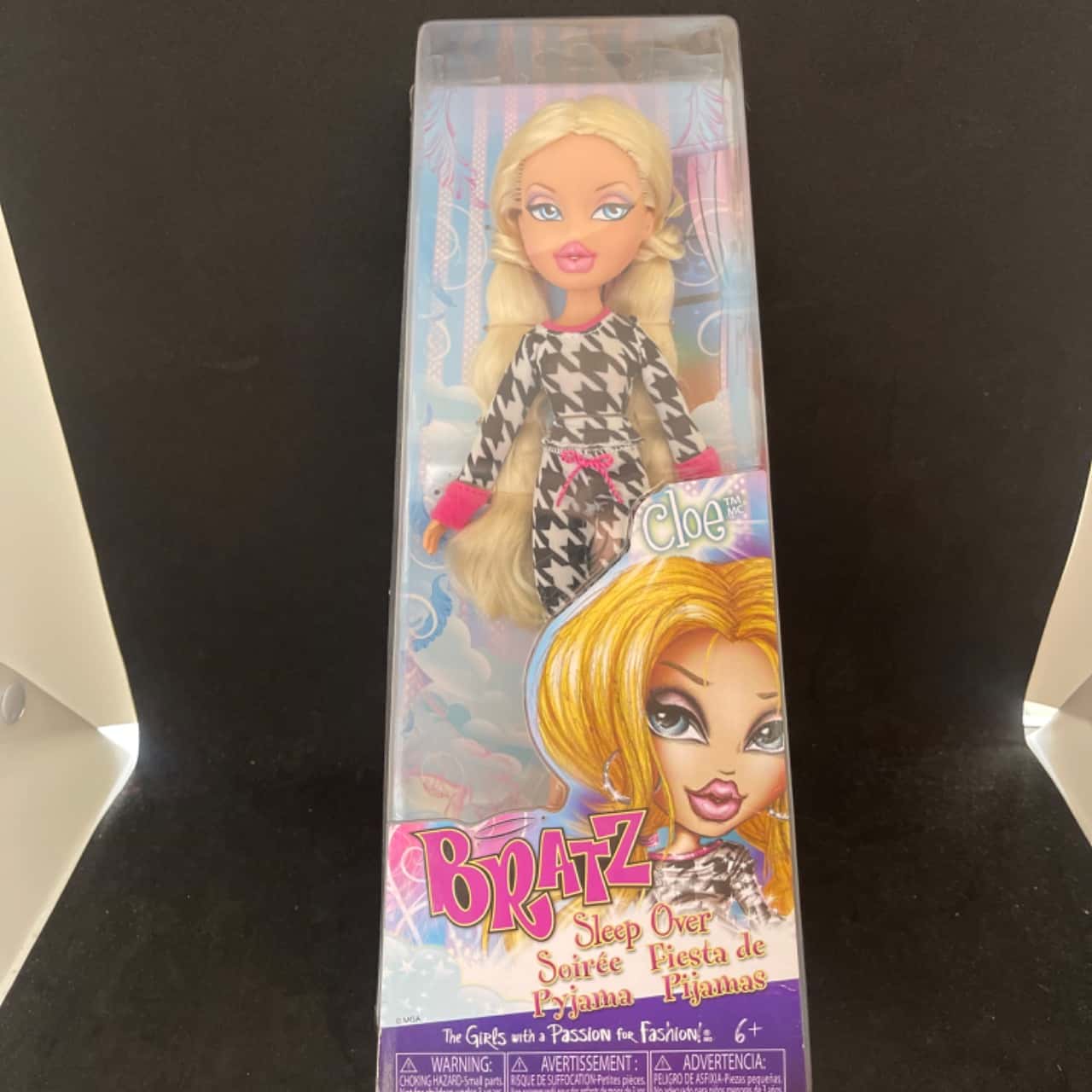 Bratz Cloes doll In box (b21)(s)