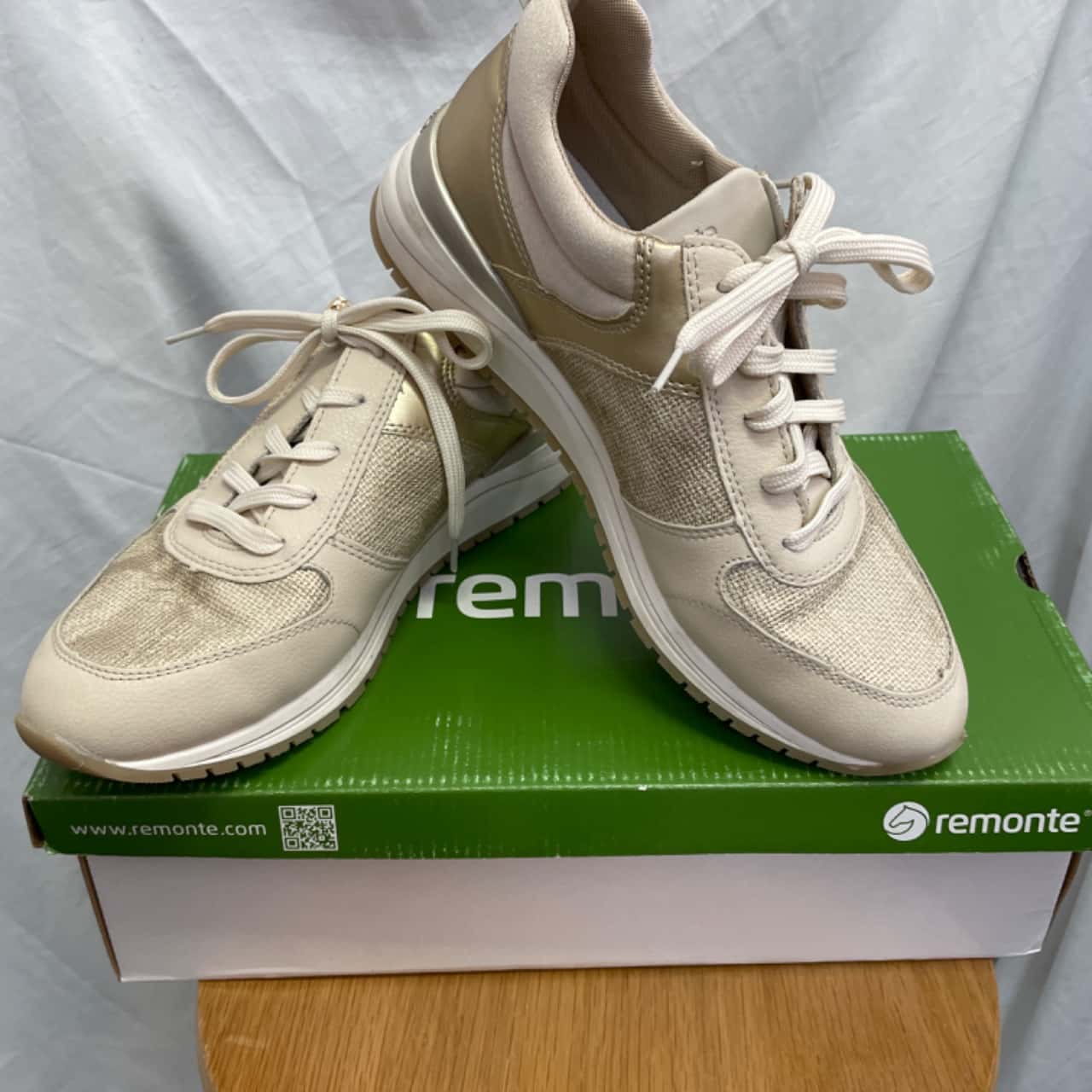 Remonte Womens Size 38 Beige
