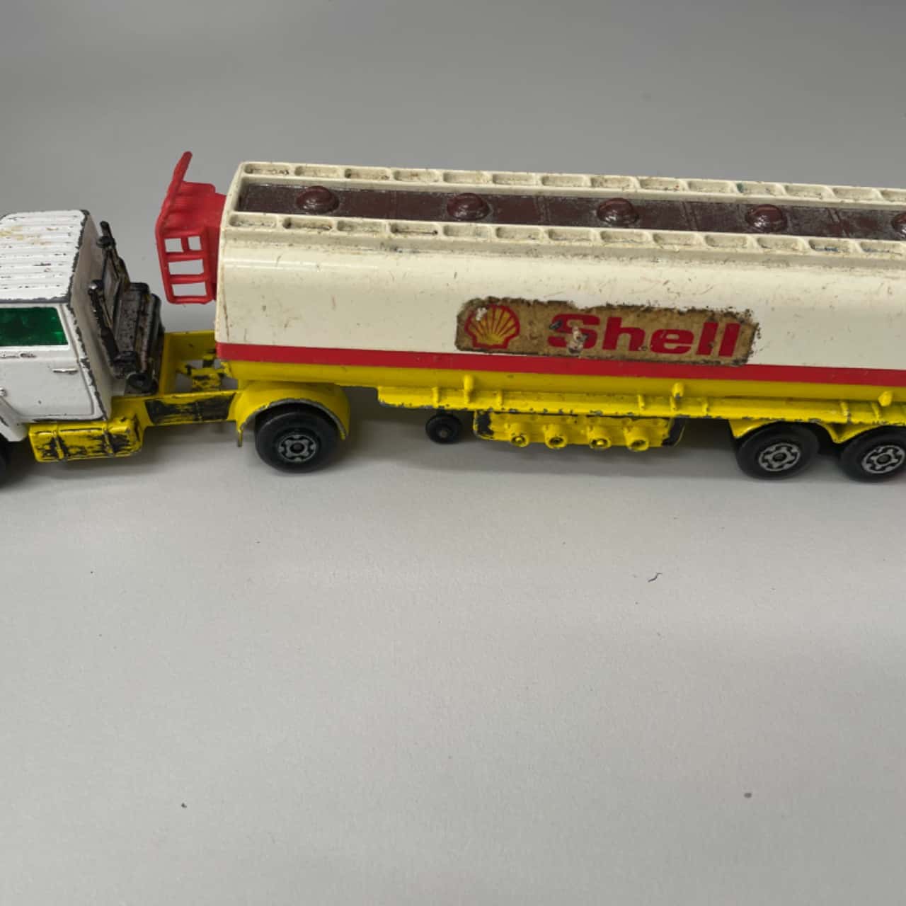 Shell Matchbox Super Kings K16/18 Ford LTS Series Tractor 1973
