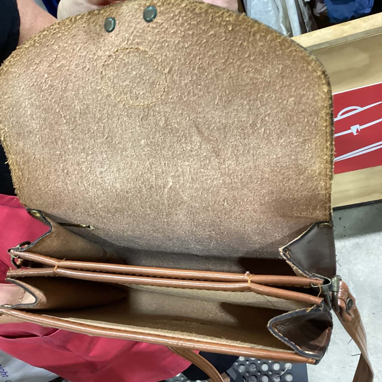 A RARE FIND!! TOSCA BRAND!! STUNNING HANDBAG! Womens Handbag Brown (s)