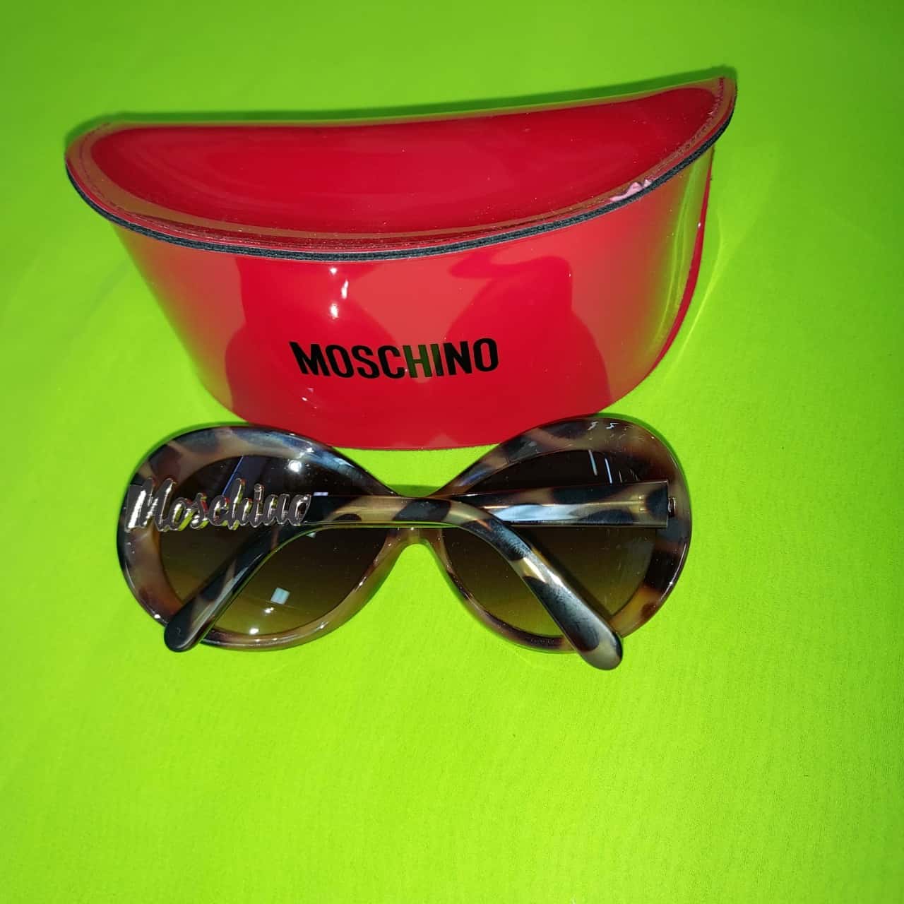 Moschino Tortoise shell Sunglasses Women's w/ Case and Very Good ...