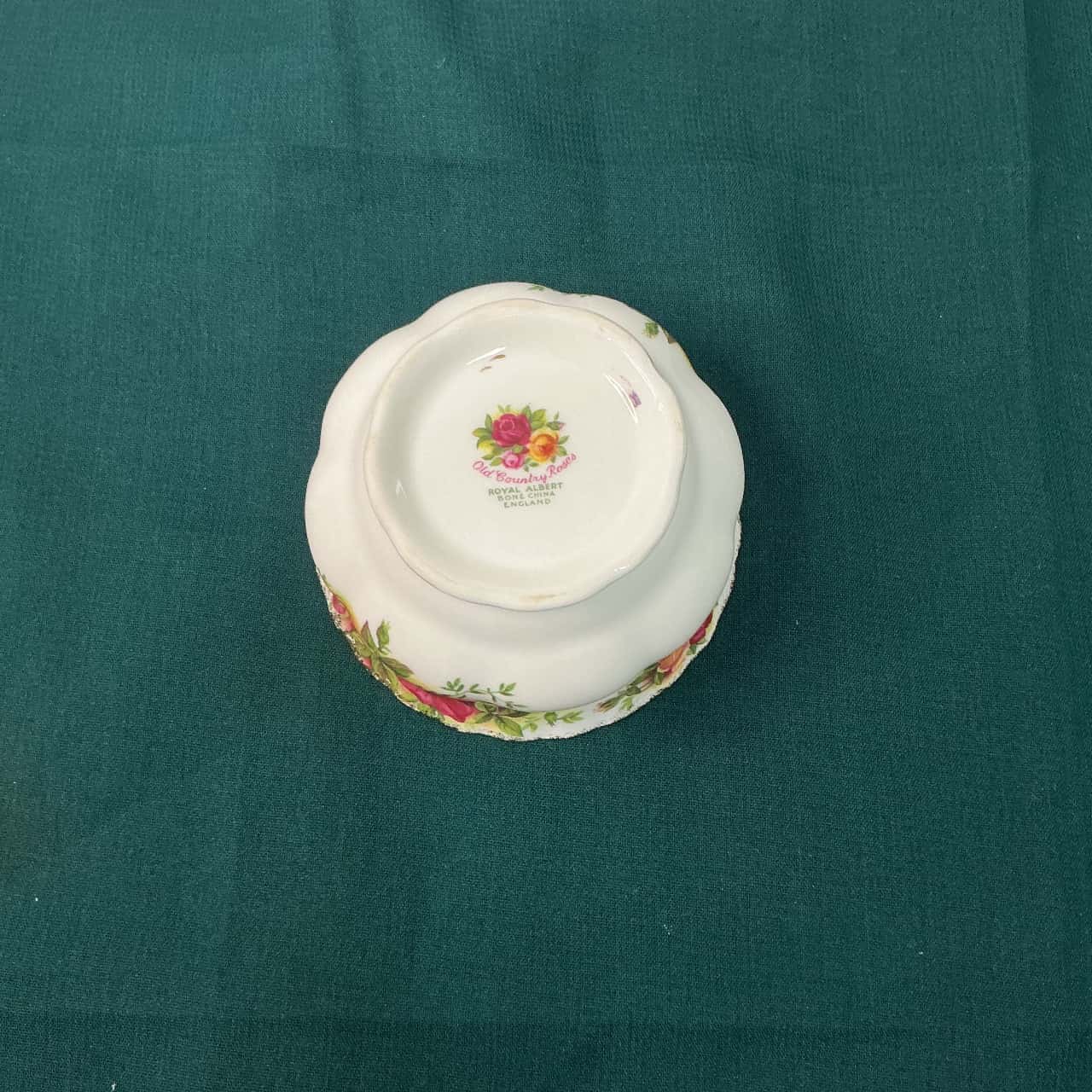 Royal Albert - old country roses tea cup, milk jug, sugar bowl