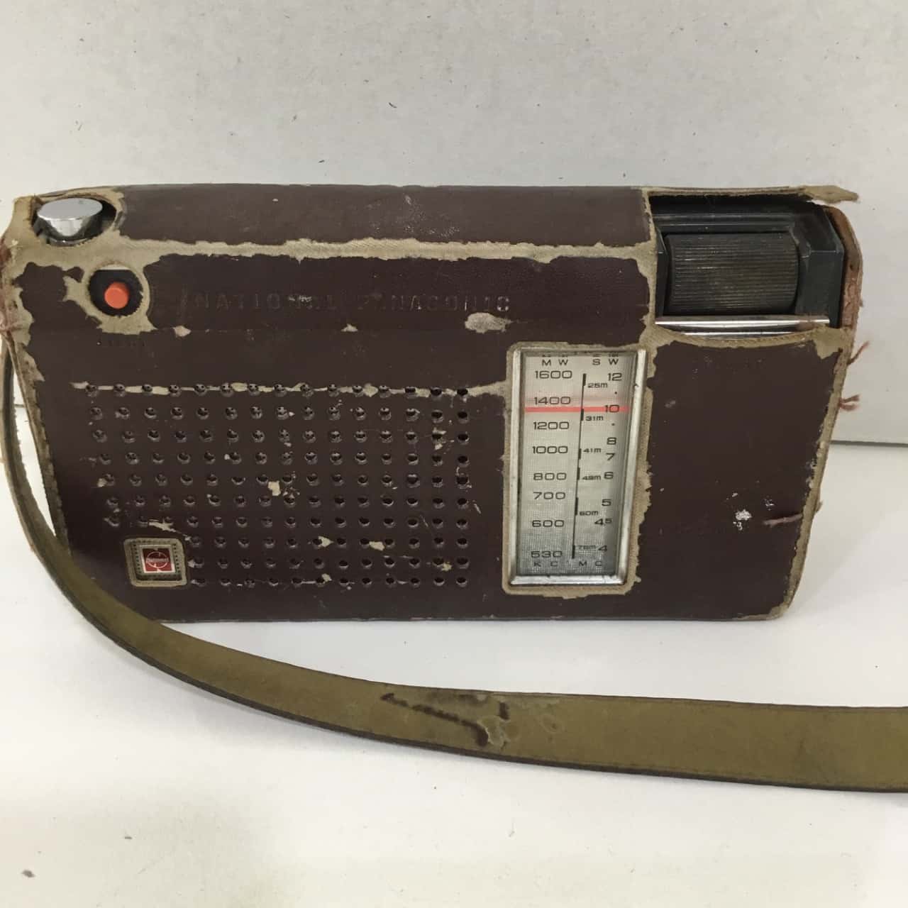 Vintage National Panasonic 8 Transistor Radio