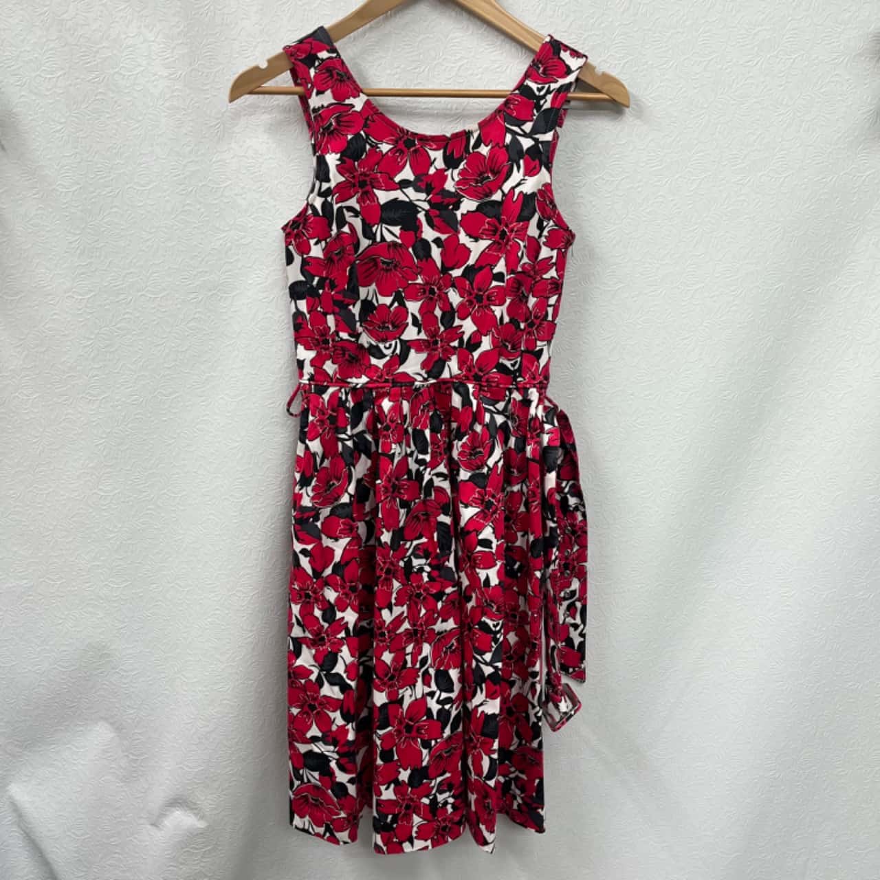 BNWT Basque Short Floral Dress With Belt