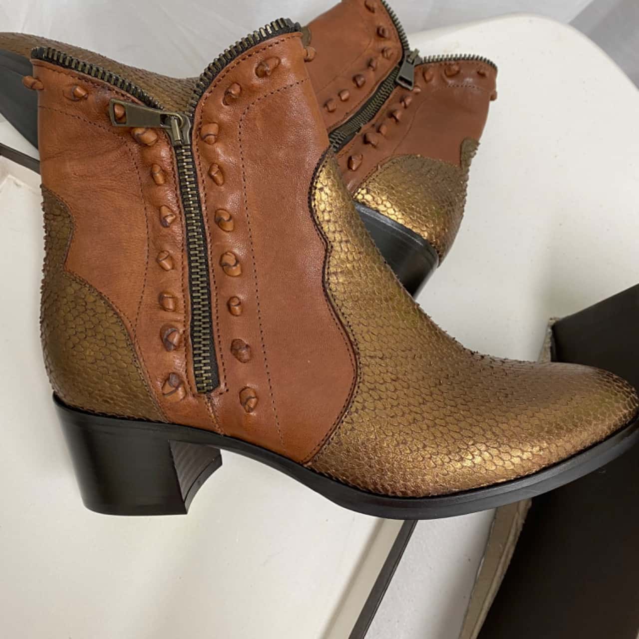 Florsheim Womens Size 38 Brown Leather Clara ankle boots (s)