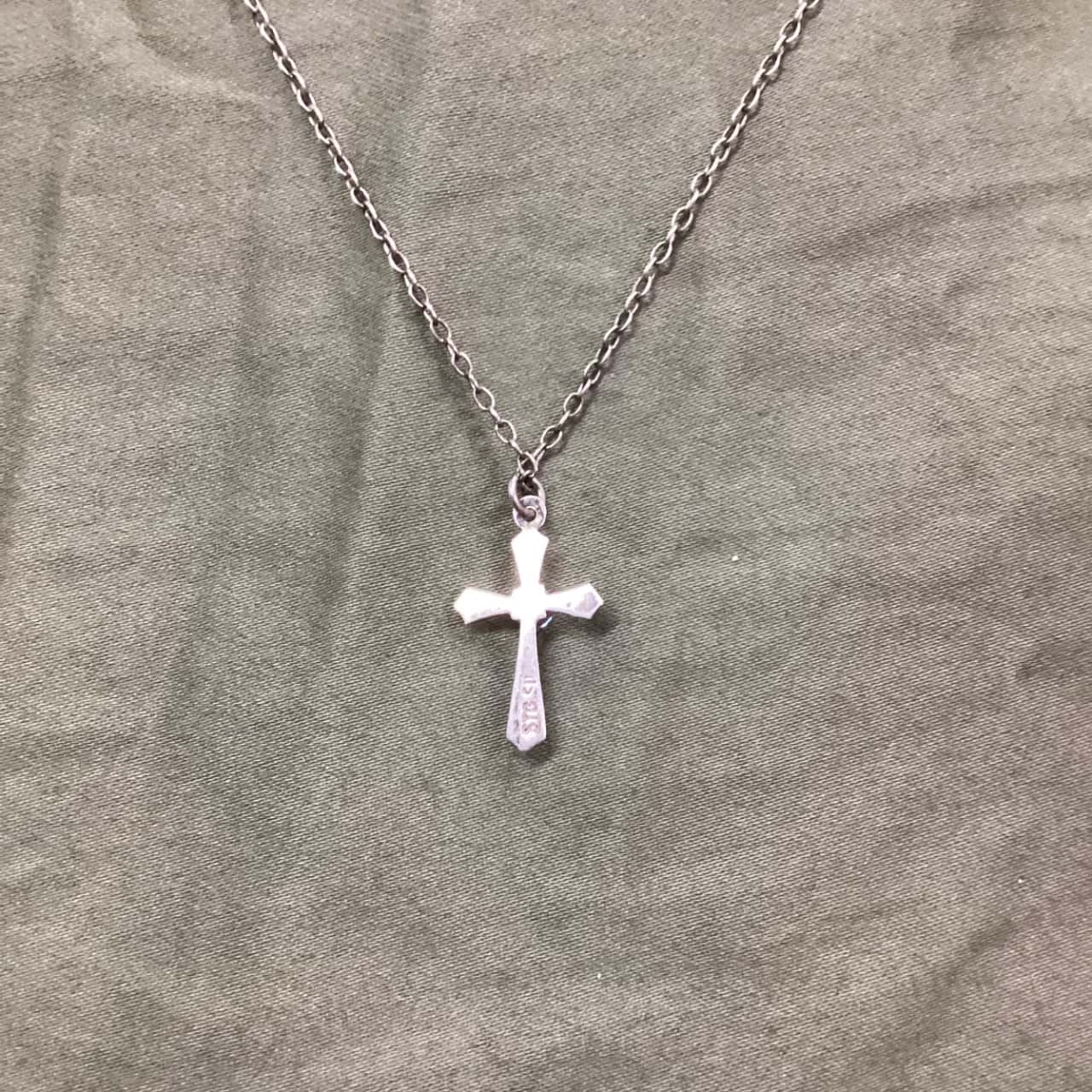 Chain and crucifix pendant Angus andD Coote (jb)(s)