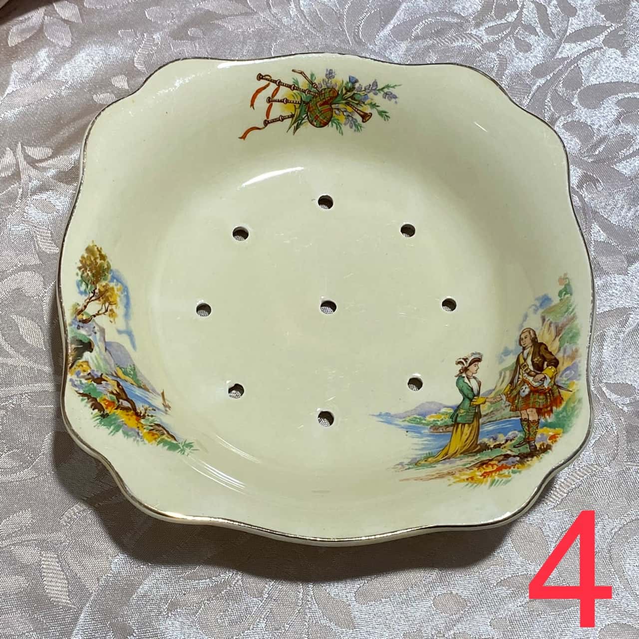 J&G Meakin Sunshine plates set of 4