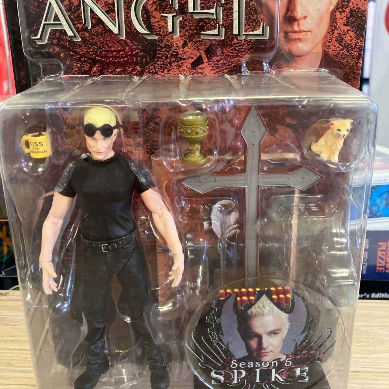 Angel figurine(s)