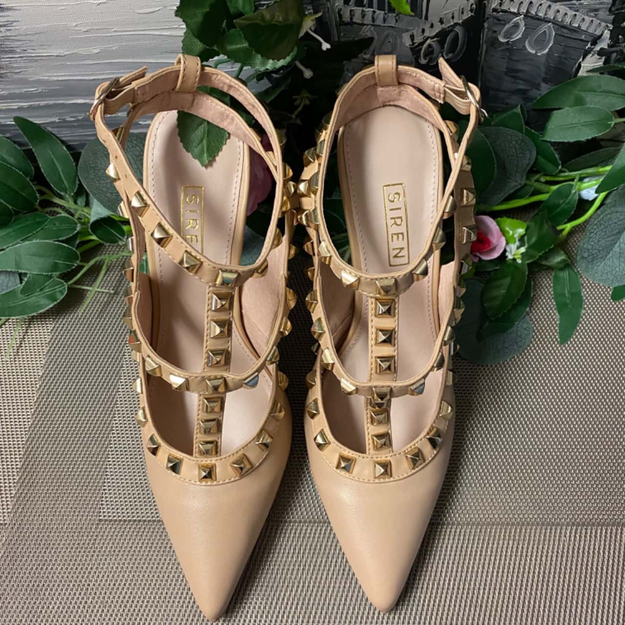 Womens Siren Size 8 leather heels