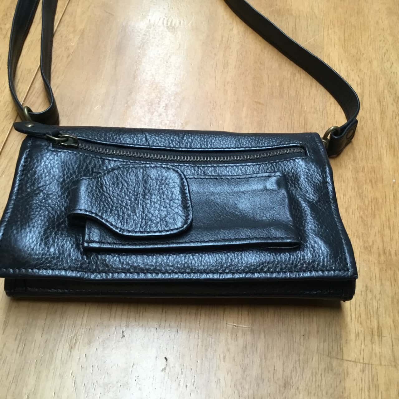 Lambada Black Soft Leather Triple Fold-Out Bag With Shoulder Strap