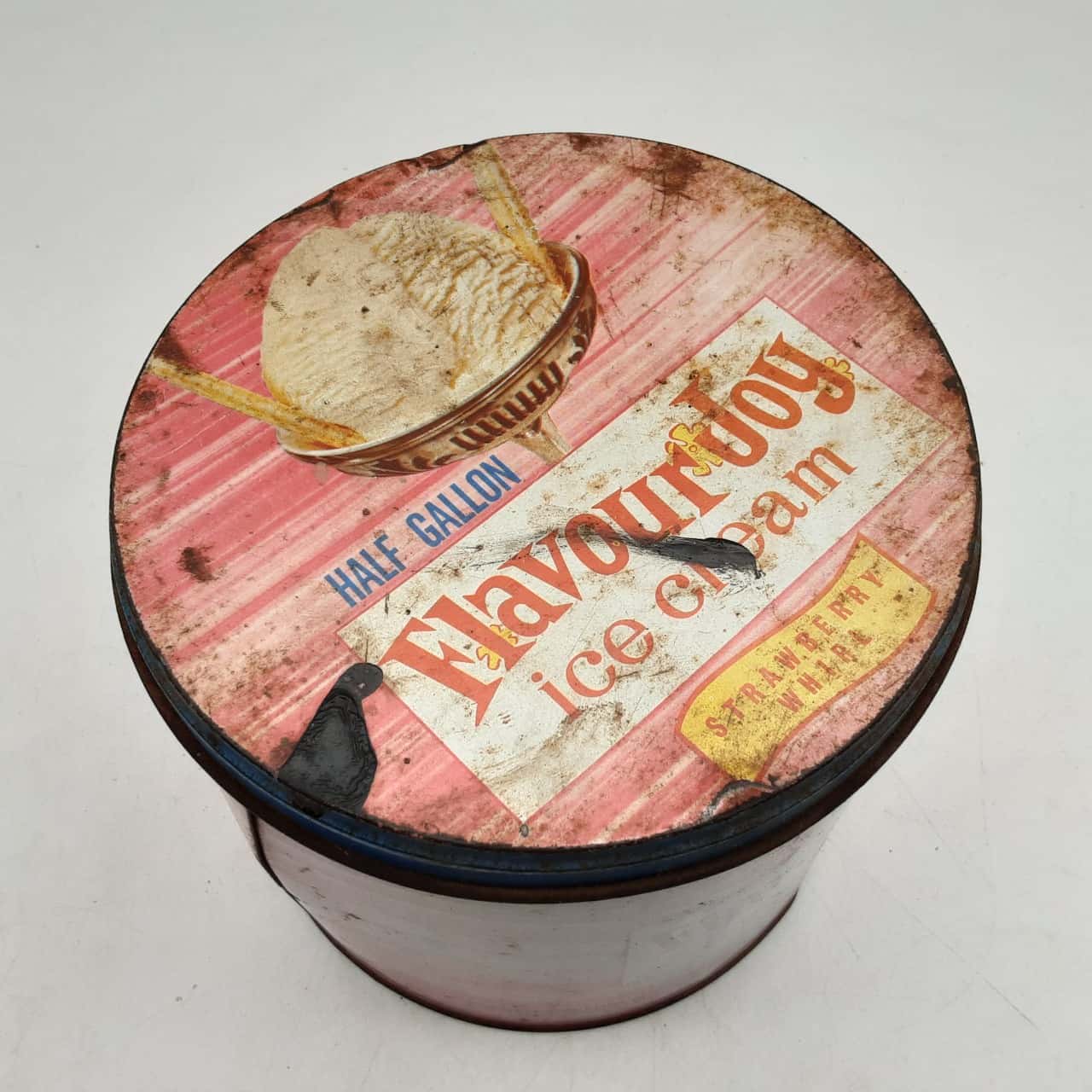 Vintage lot of Packaging Tobacco/Ice Cream Tins & Coca Cola (Coke) Can