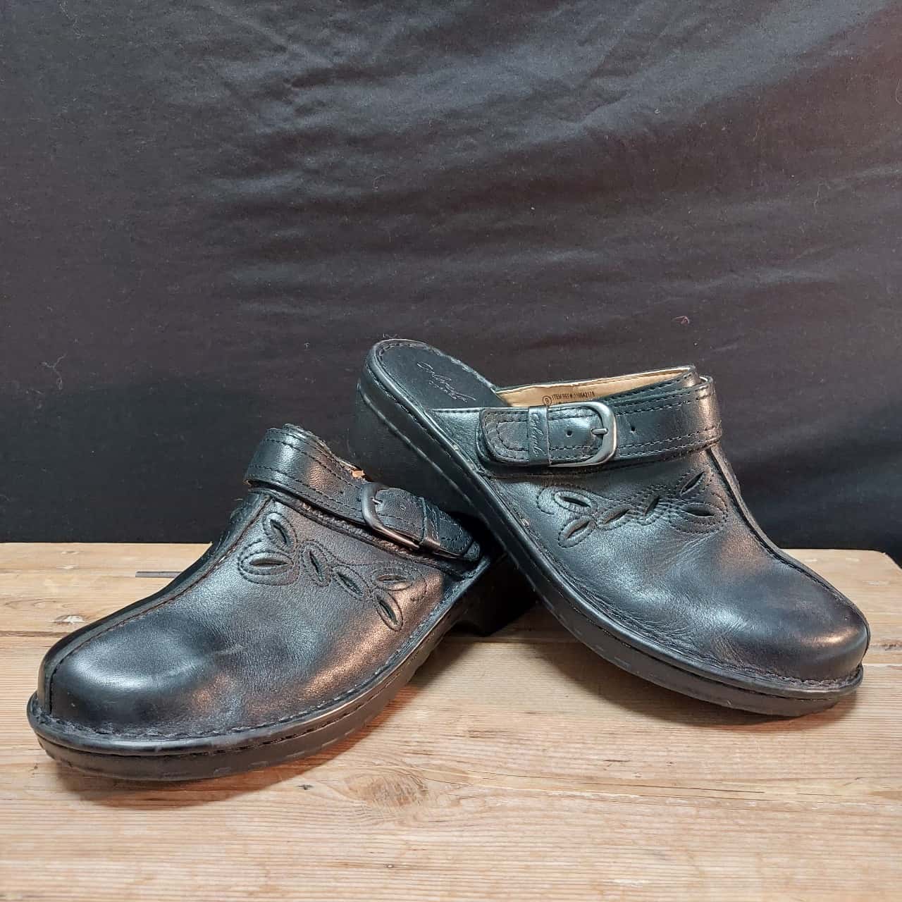 Colorado Womens Size 9 Black slip on(s)