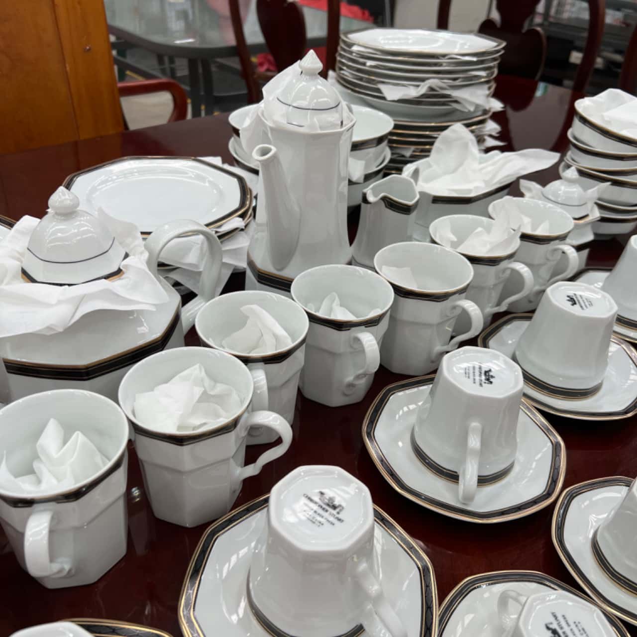 Christopher Stuart Fine China Dinner Set Pick Up Only!