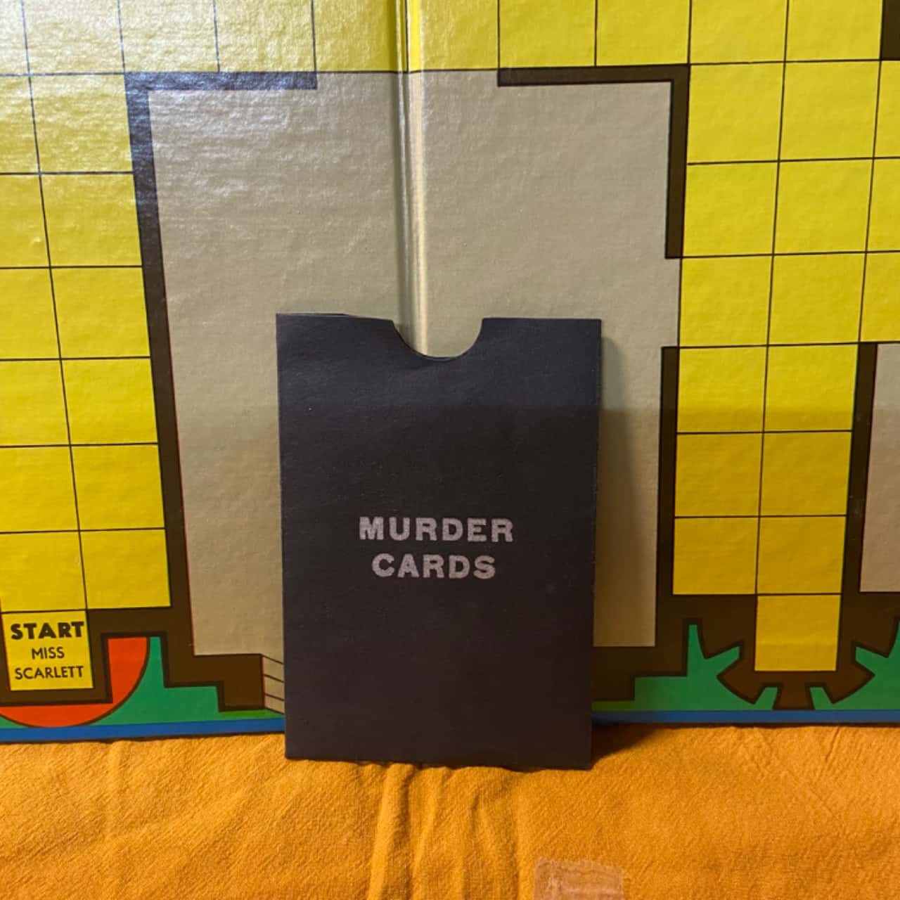1965 edition Waddingtons Cluedo with reusable note cards, missing lead pipe