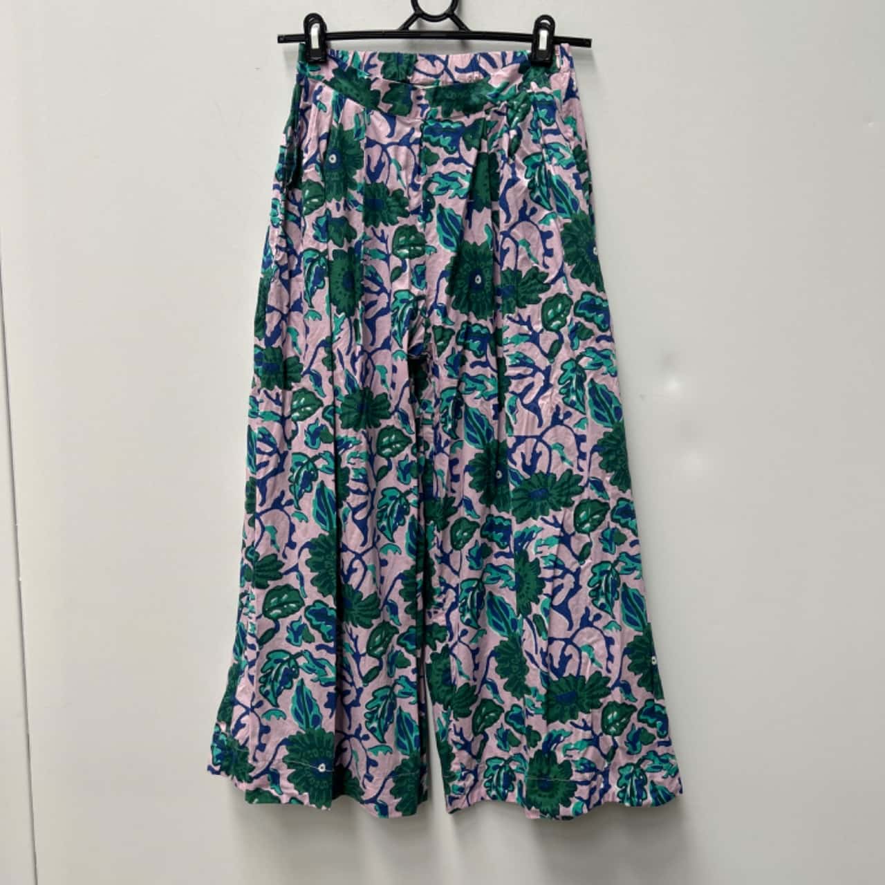 Gorman Size 8 Green / Pink printed pants (s)