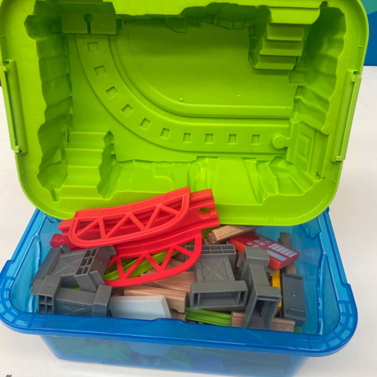 Wooden train track / accessories