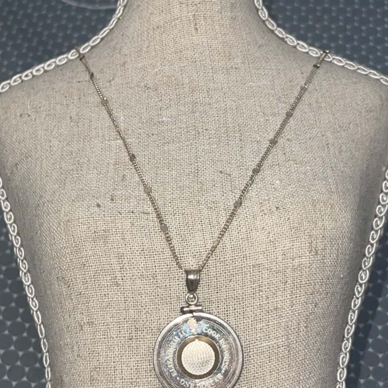 Other Womens Necklaces 30cm chain with Queen Elizabeth II cook island ...