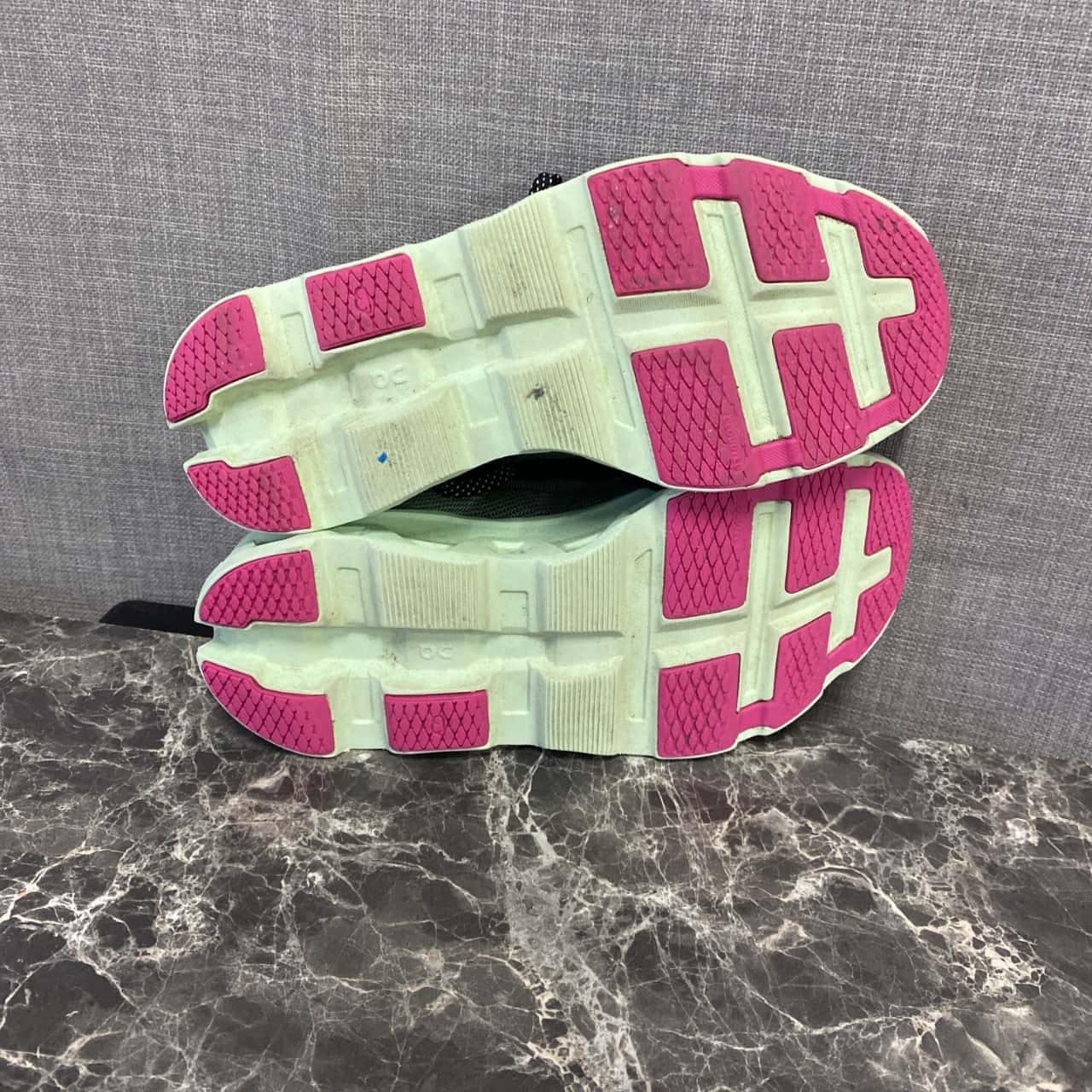 Cloud monster Womens Size 11 Sneakers Grey