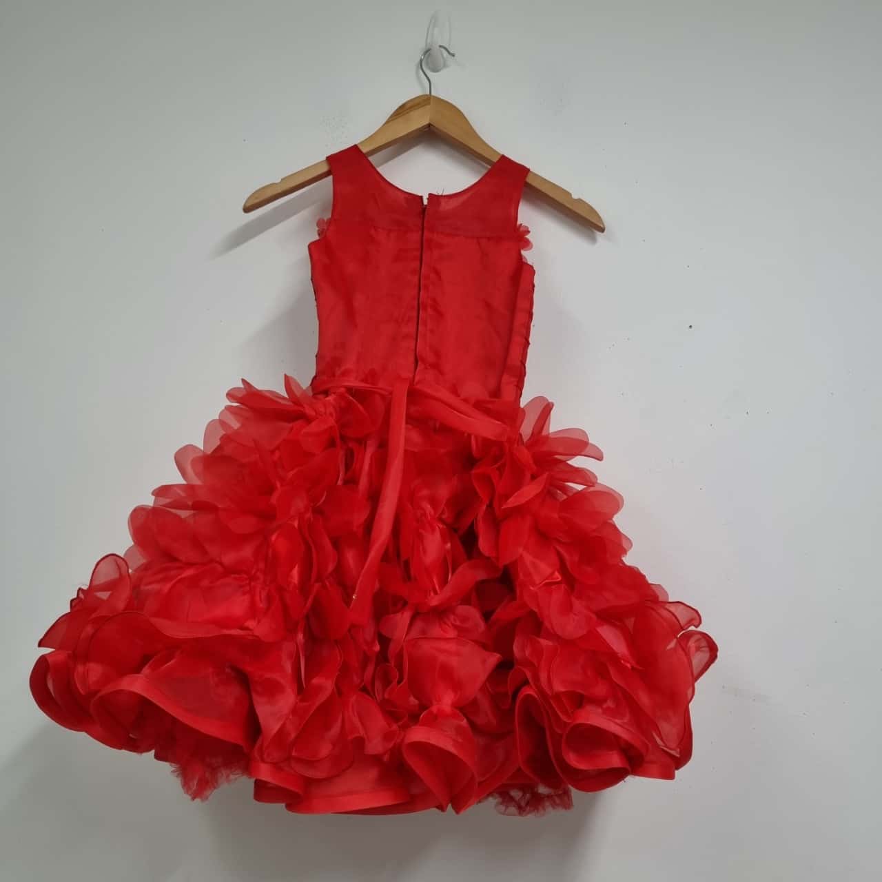 Shilpi Kids Sleeveless Ruffled Gown Size 28 Red/ Gold Dimonties Ruffles ...
