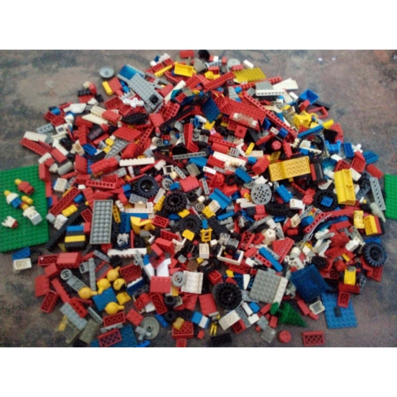 LEGO Bundle (2) Assorted RETRO! FUN! Over 2 Kilograms!(s)