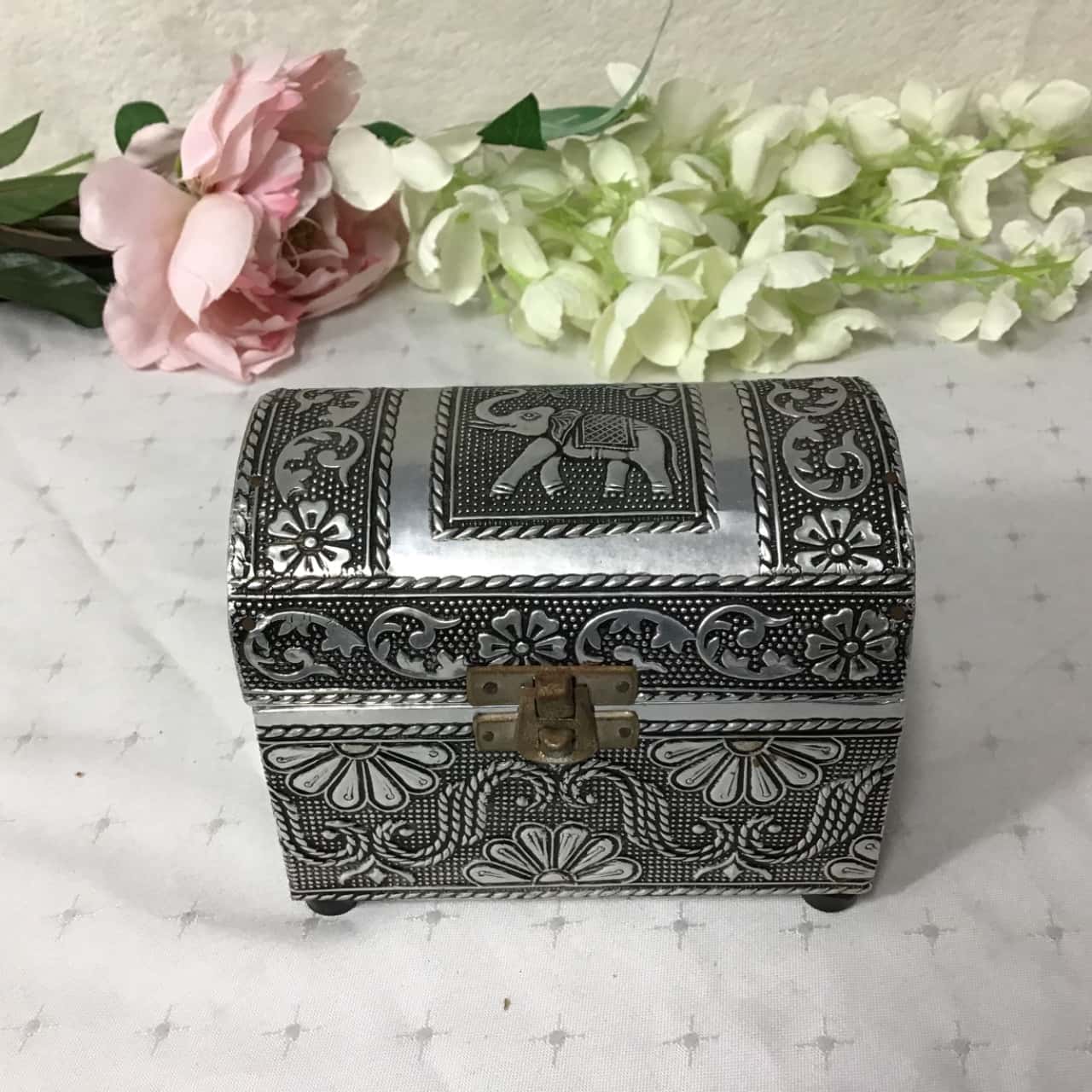 Small Decorative Pattern Silver Metal Trinket Box (s)