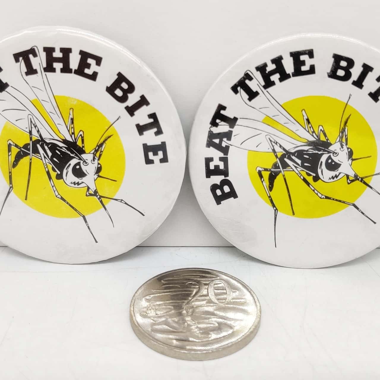 Quirky Beat The Bite Mozzie Mosquito PinBack Badge-SE1615318