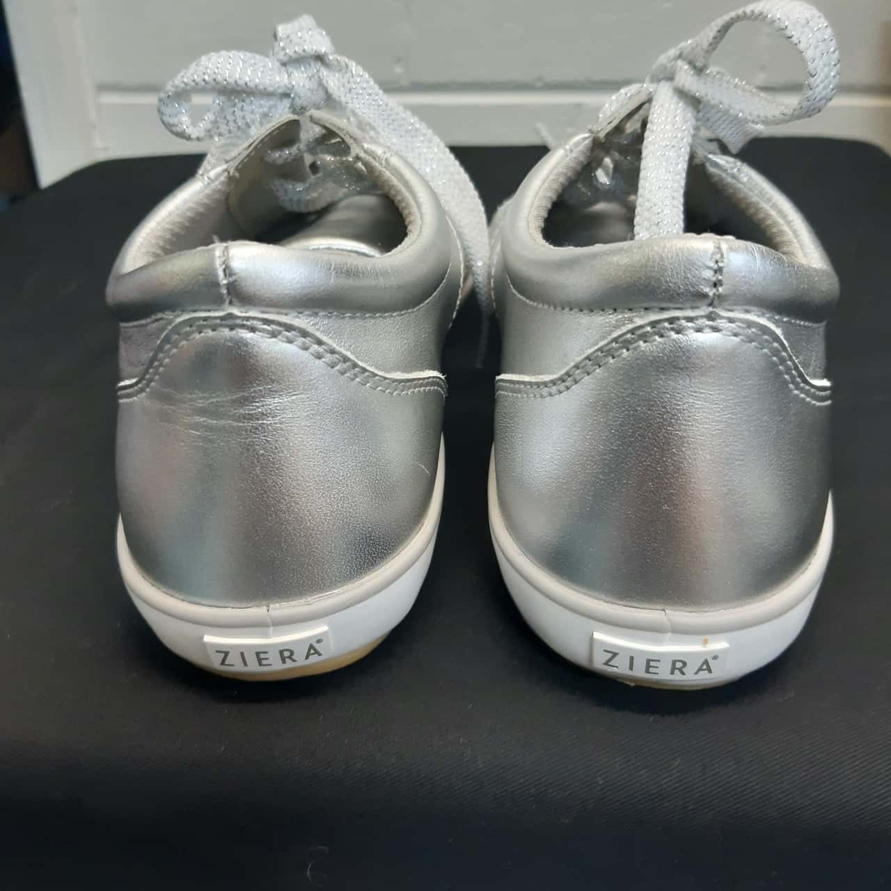 Ziera Shoes XW Women's size 39 (s)